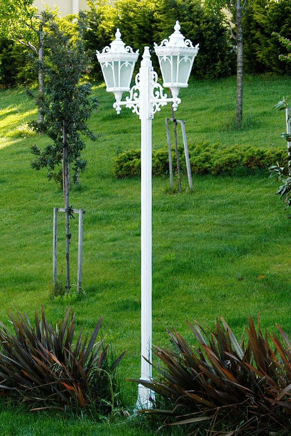 Carina Lamp Post